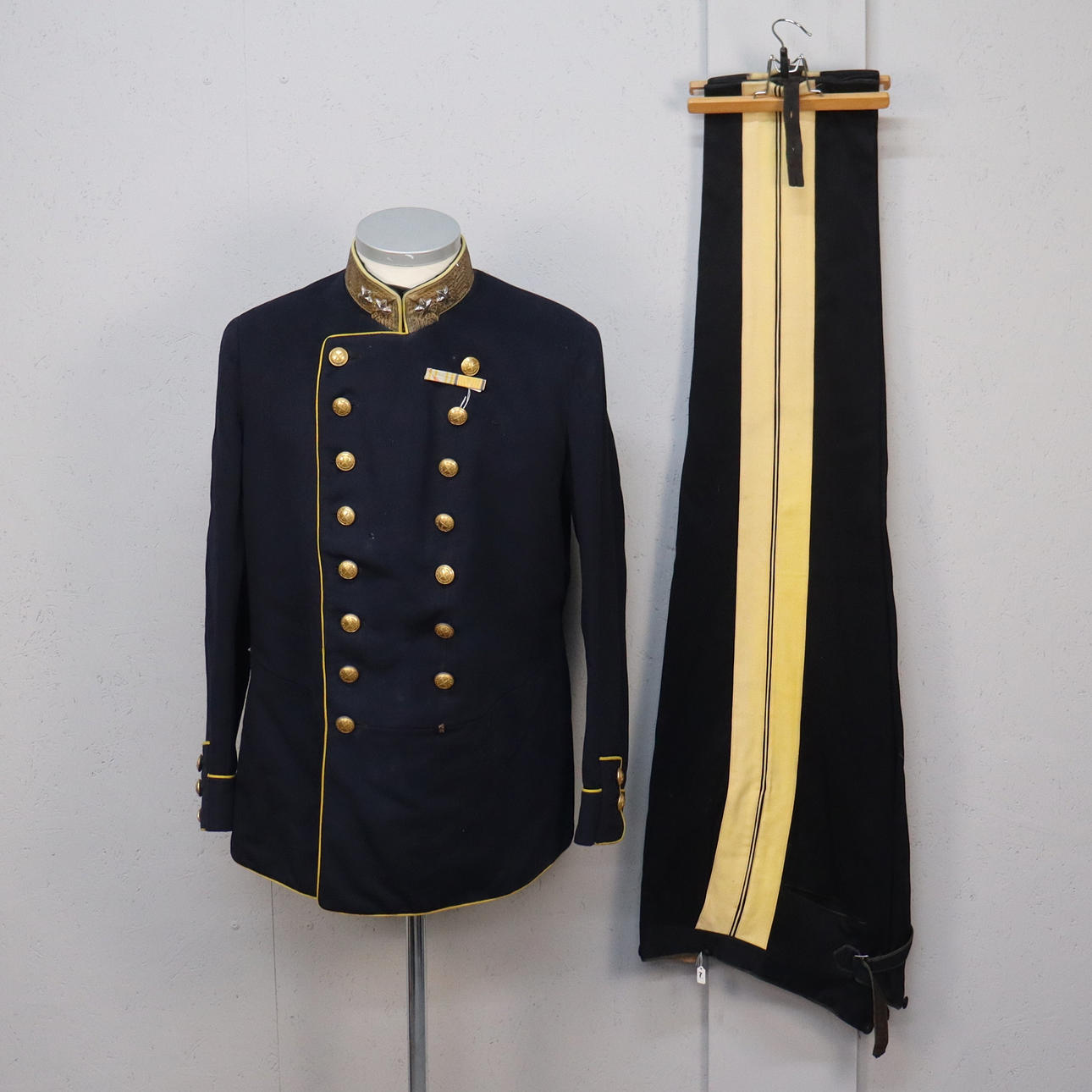 UNIFORM, vapenrock och spetsbyxa, m/1854, Generallöjtnant Erik Walter ...