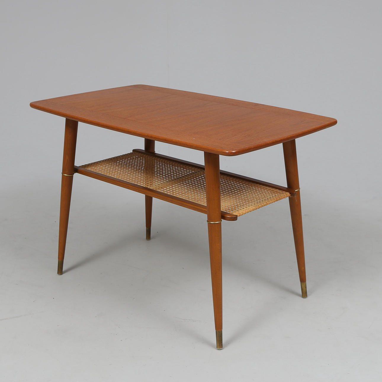 SOFFBORD, teak och rotting, 1900-talets mitt. Möbler - Bord - Auctionet