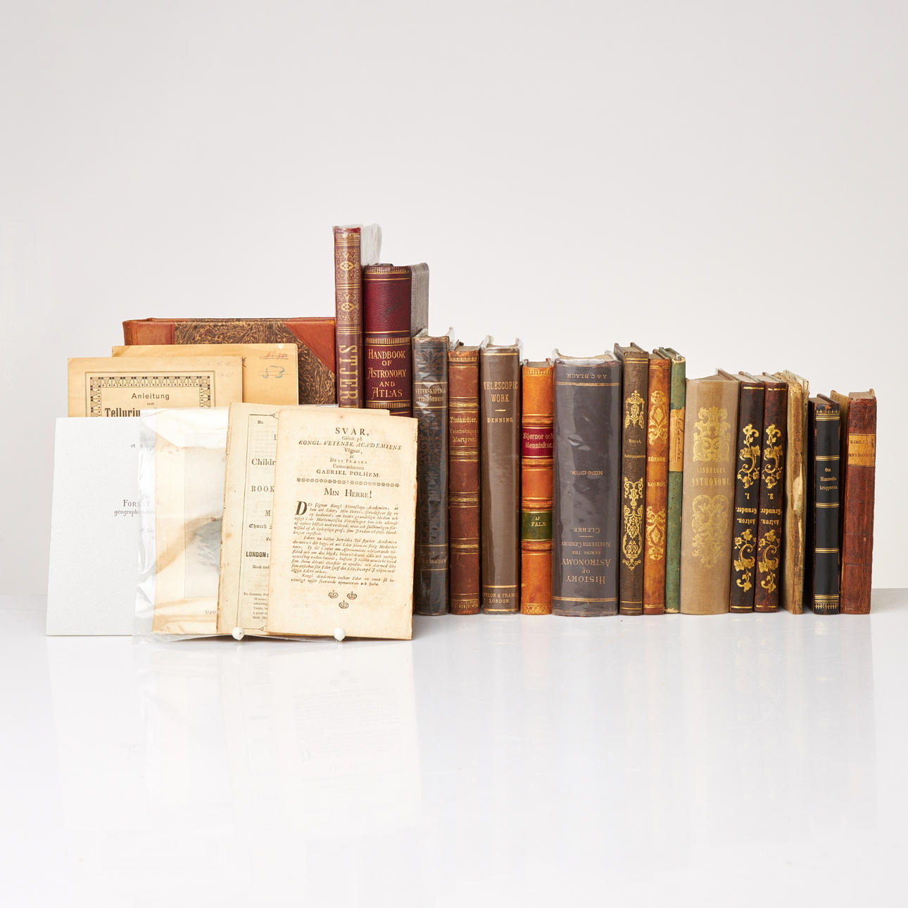 BÖCKER. 18 st, Astronomi, bl a Gaston Tissandier, Carl Erik Kjellin ...