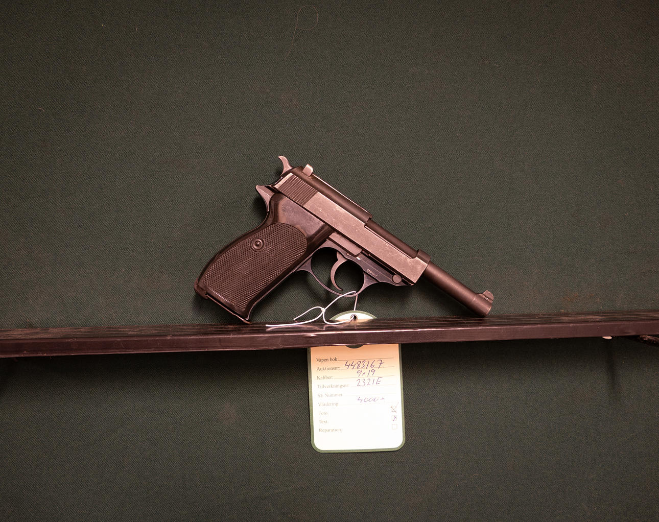 Walther P38 kal. 9x19 Tillv.nr. 2321E SE1880188. Licensvapen - Pistoler ...