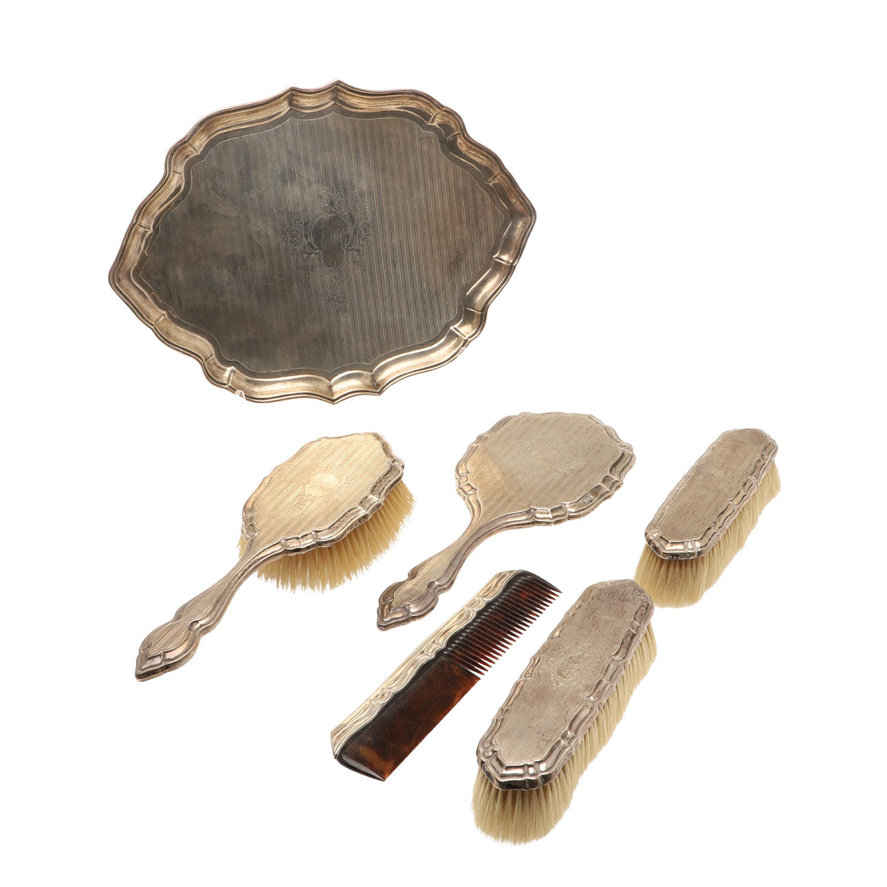 AN EARLY 20TH CENTURY MATCHED SILVER DRESSING TABLE SET. Silver ...