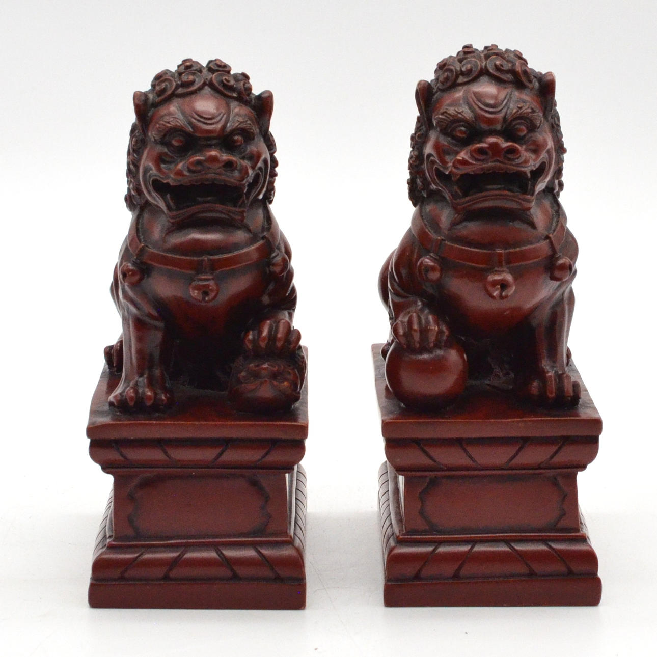 FOO DOG, A PAIR OF GUARDIAN LIONS, ASIAN SCULPTURE, SYNTHETIC RESIN ...
