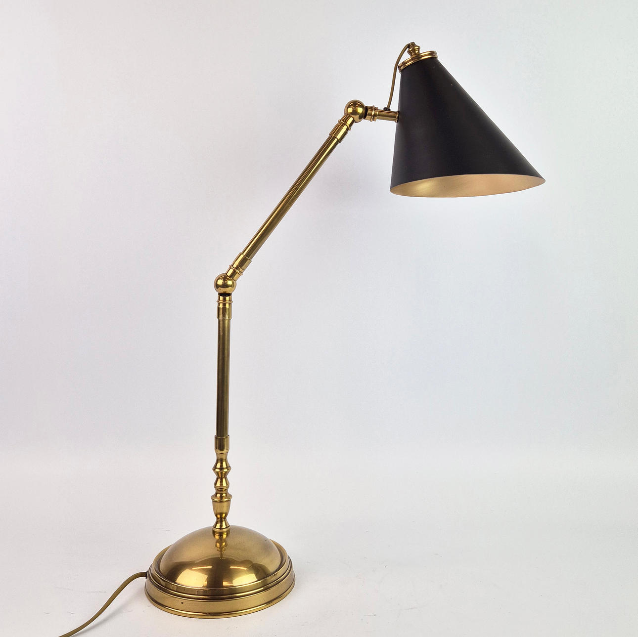 1950S ITALIAN STYLE DESK LAMP. Lighting & Lamps - Table Lamps - Auctionet
