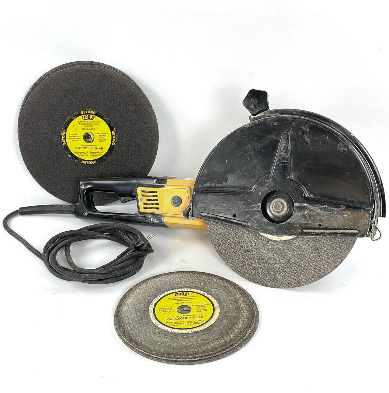 CONCRETE CANOPIES. Partner K2000 EL, with cutting discs for concrete ...