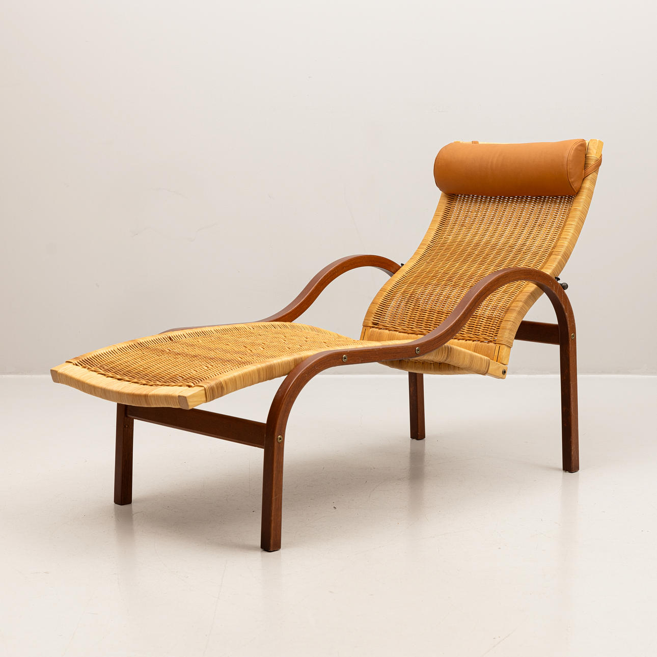 KARIN MOBRING & THOMAS JELINEK. Ein Relaxsessel „Stockholm“, IKEA ...