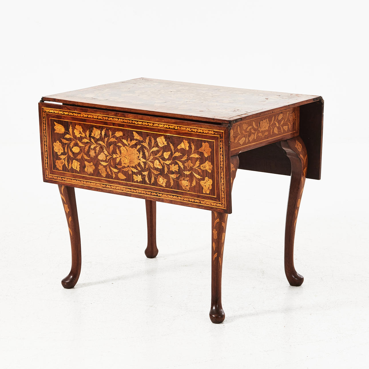 A flapper table, Holland, 18th century, sk. bloemen marqueterie-decor ...