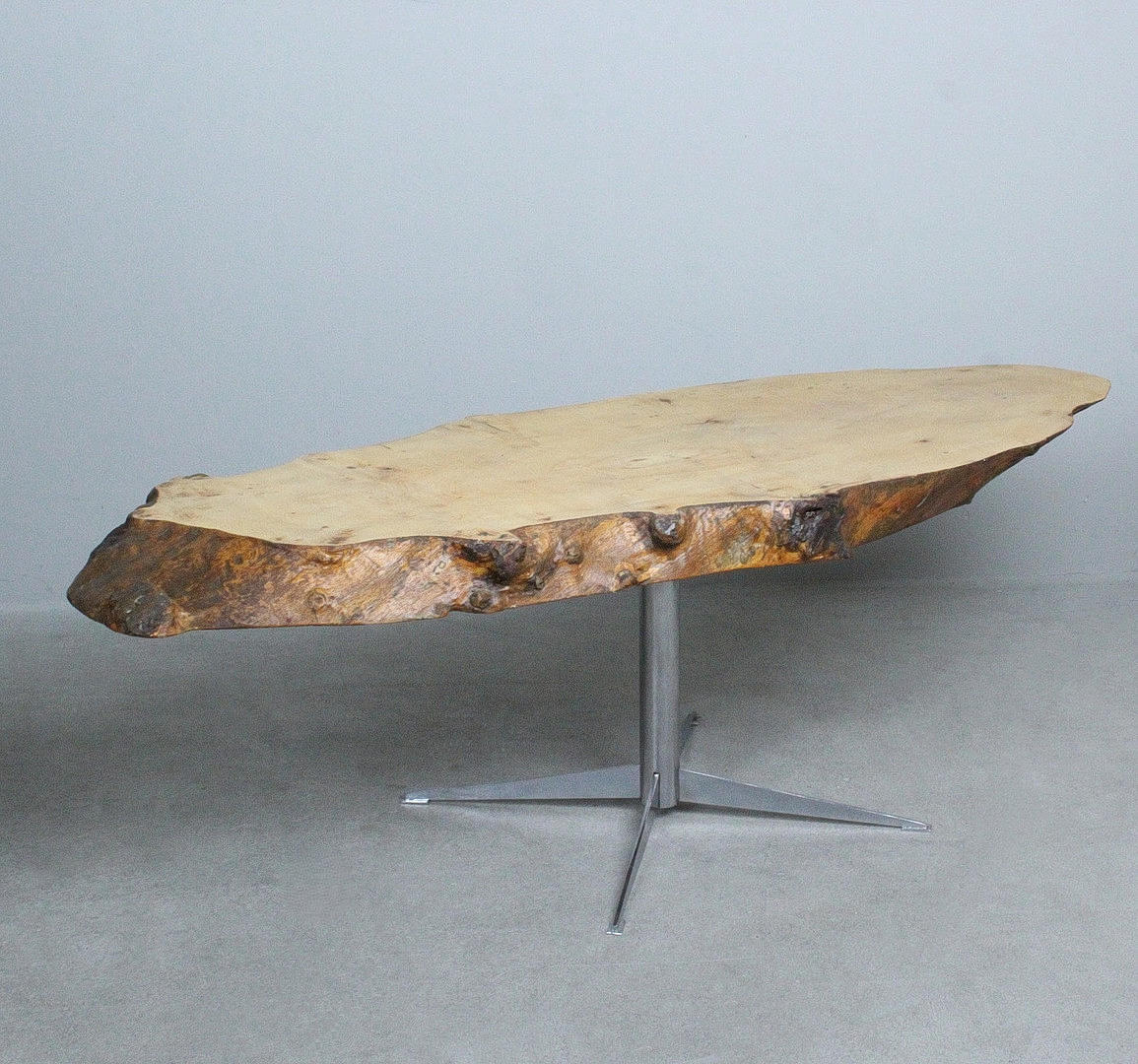 Tree slice table/coffee table. Furniture - Tables - Auctionet