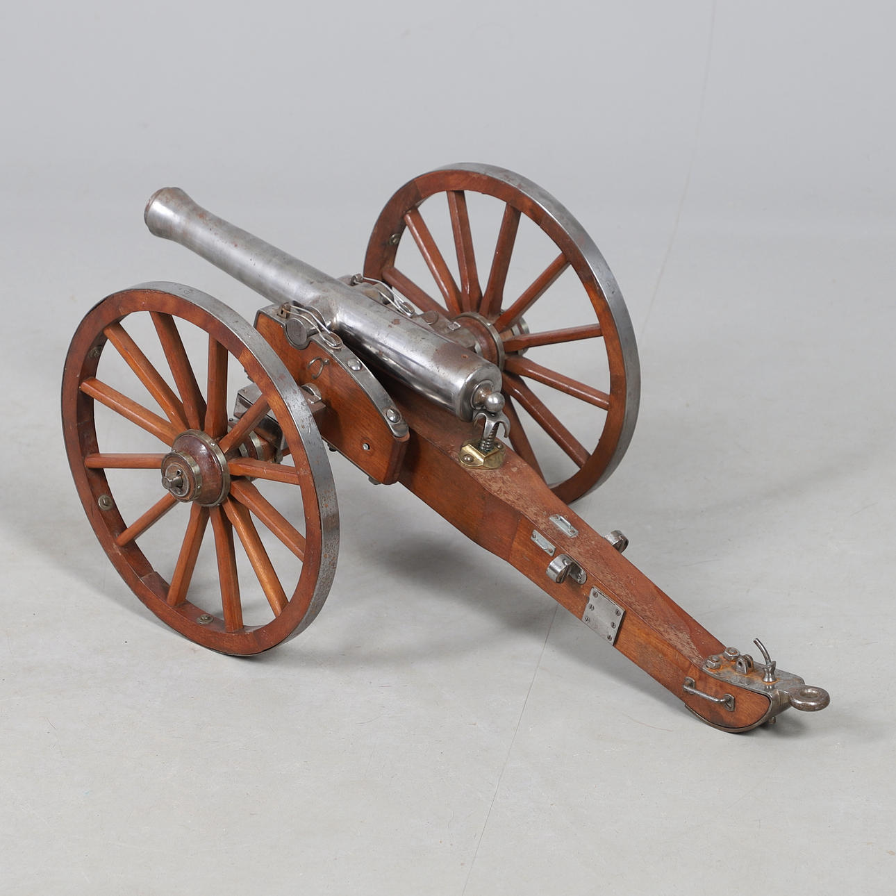A FINELY MADE AND ACCURATE MODEL OF AN AMERICAN CIVIL WAR PERIOD CANNON ...