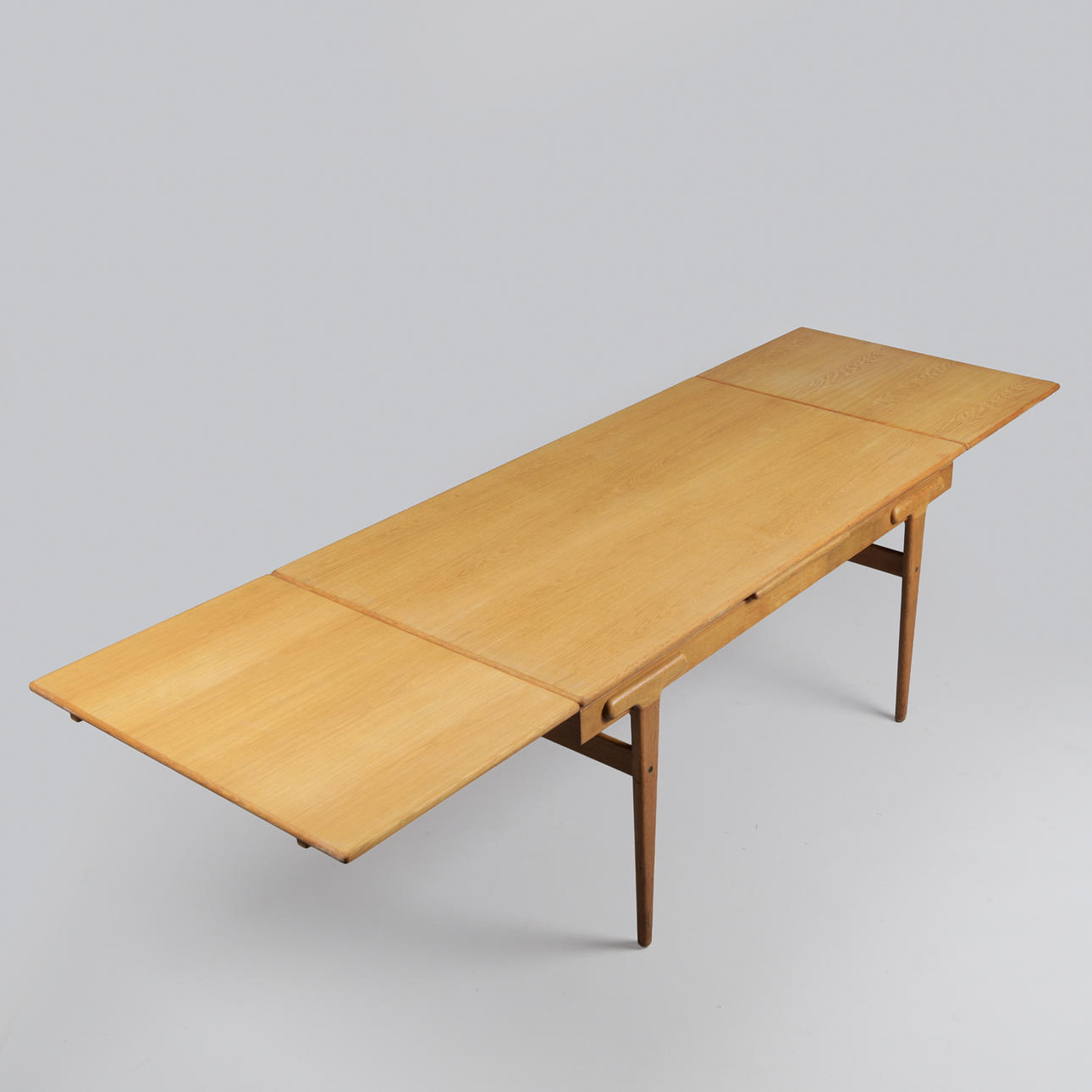 Danish Design Dining table made of oak with Dutch extraction. Denmark ...