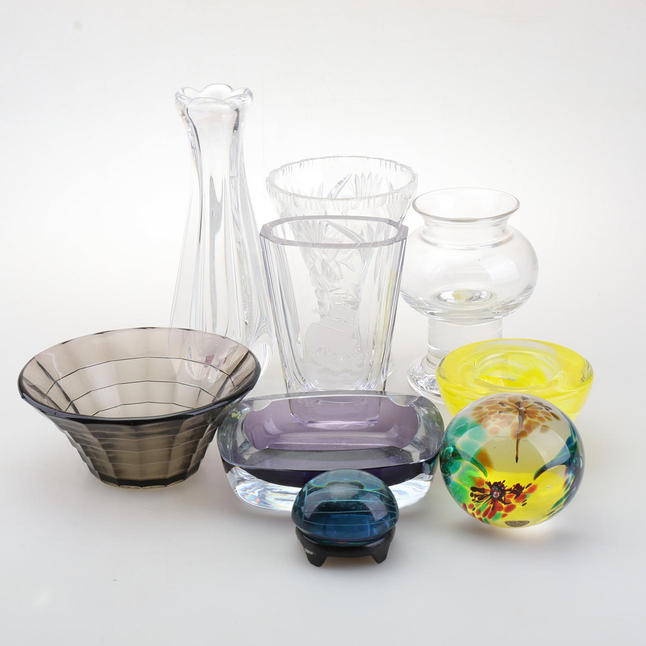 GLASS OBJECTS, 9 pieces. Glass - Art glass - Auctionet
