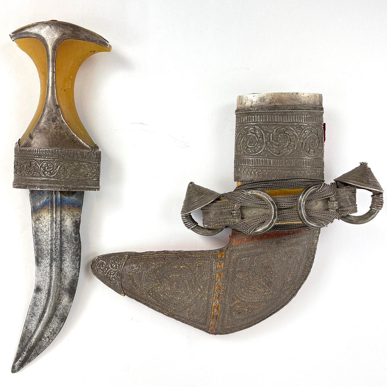 DAGGER. An oriental silver Jambiya, 20th century. Weapons & Militaria ...