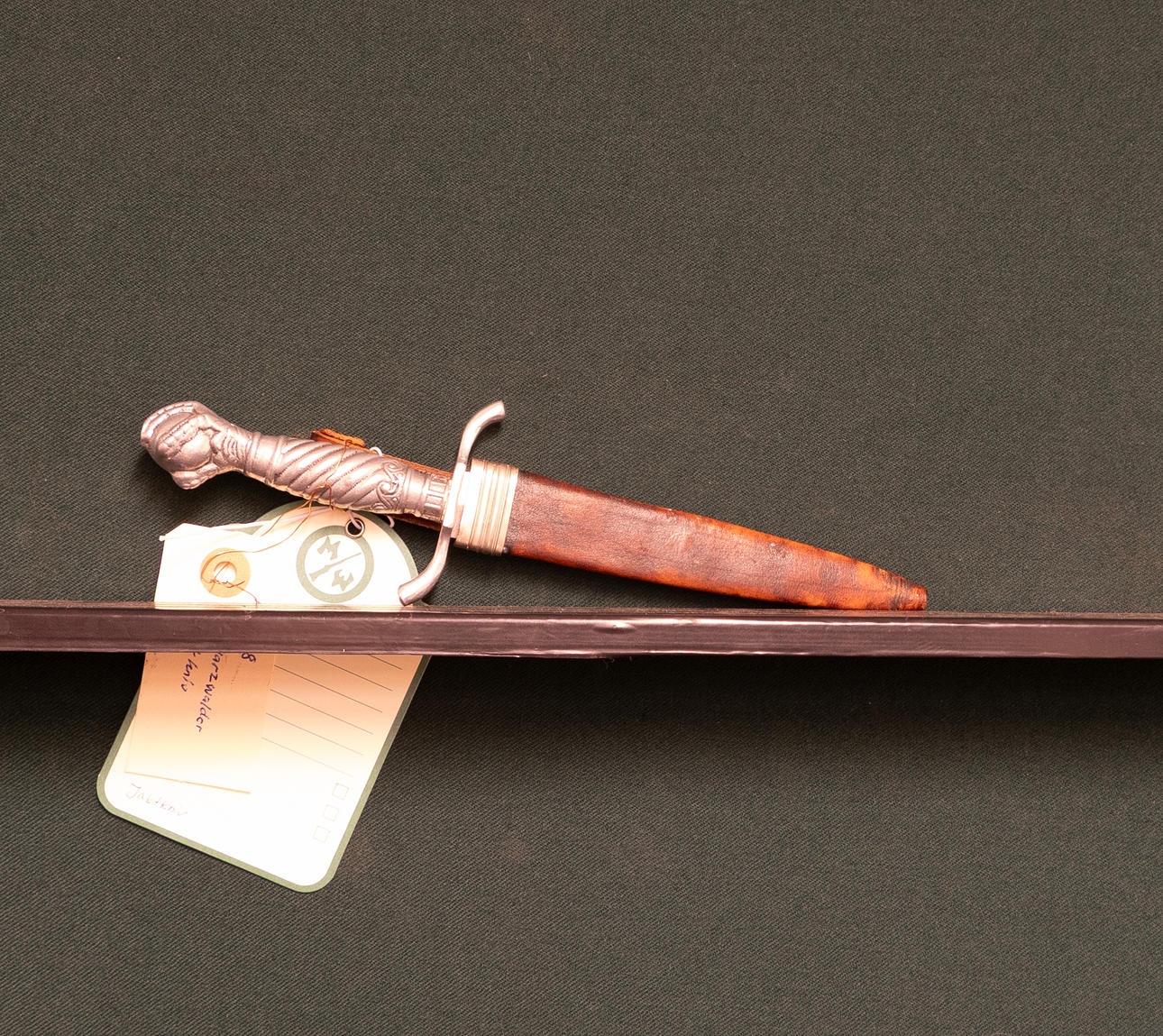 Knife, Solingen, Germany. Weapons & Militaria - Edged weapons - Auctionet
