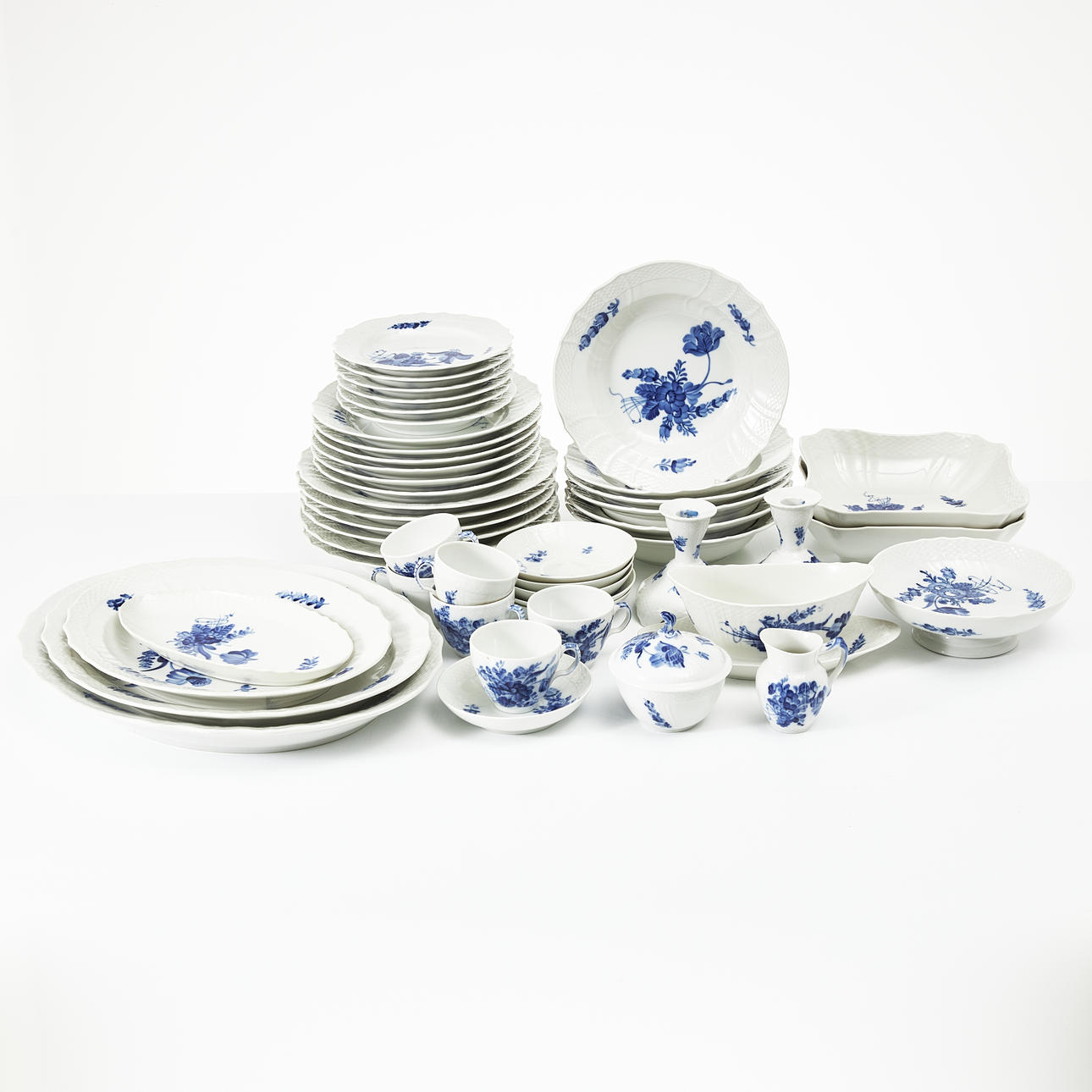FOOD AND COFFEE SET, “Blue bloom”, approx. 77 pieces, Royal Copenhagen ...