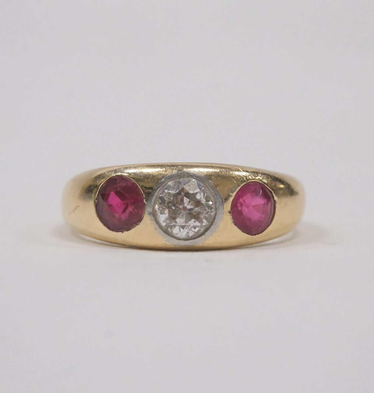 LORDRING, DIAMANT OCH RUBINER. Smycken & Ädelstenar - Ringar - Auctionet