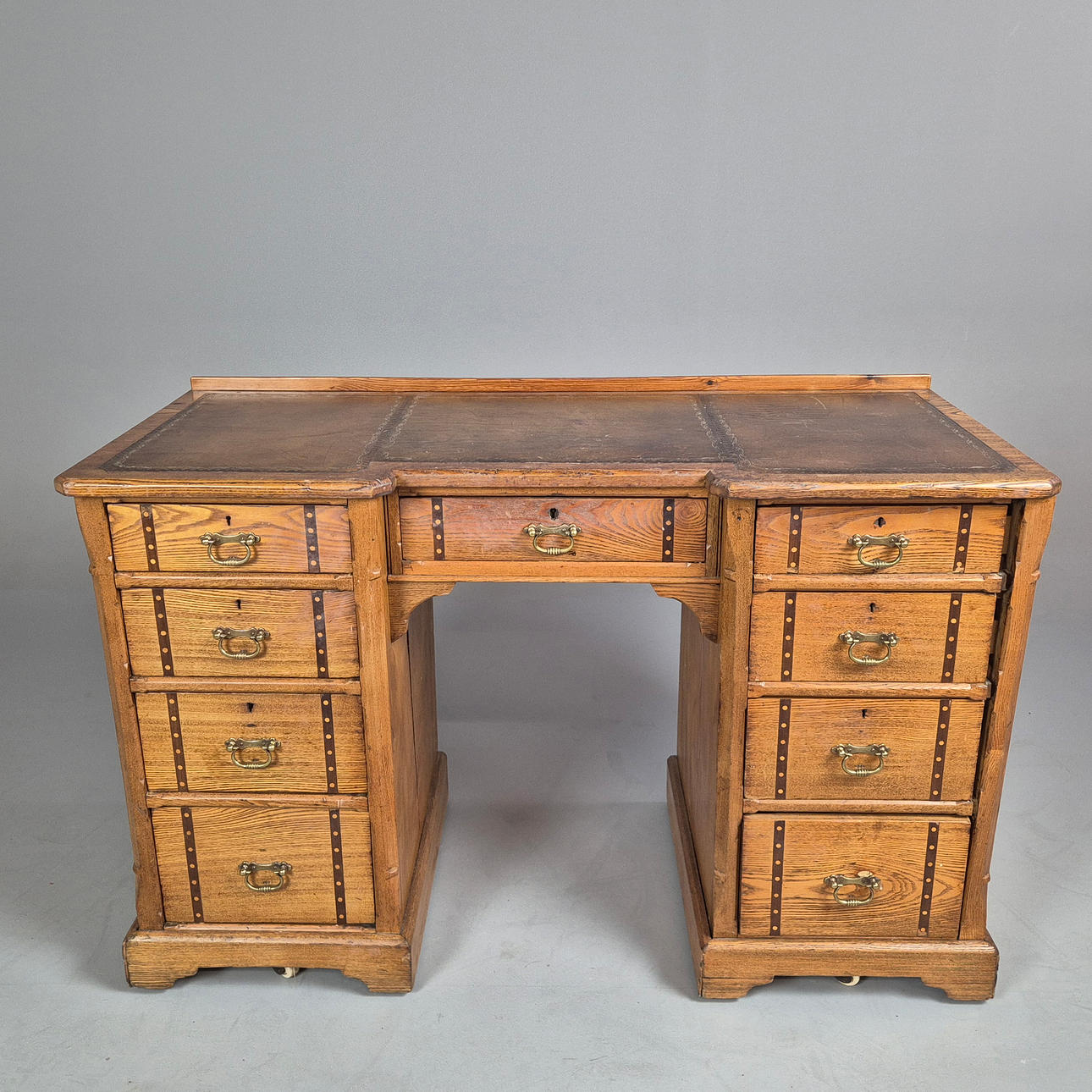 VICTORIAN GOTHIC REVIVAL ASH KNEEHOLE DESK. Furniture - Desks - Auctionet