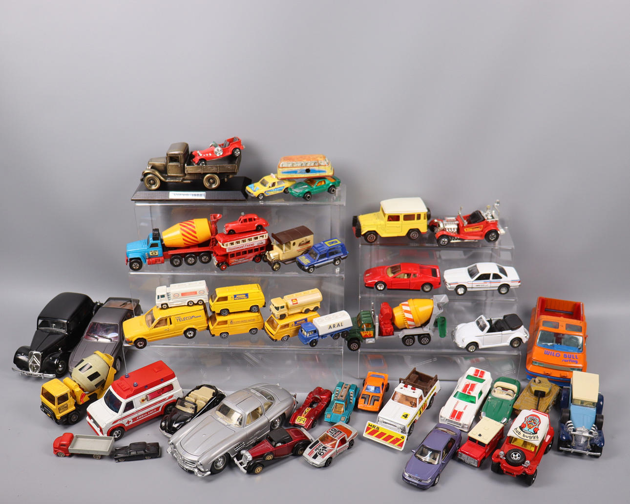 MODELLBILAR, Matchbox, Lego, Majorette, Husky mm, 45 st. Leksaker ...