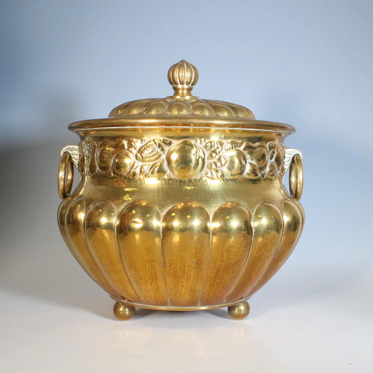 Badkar/jardiniere med handtag, mässing, 1800-talets slut. Silver ...