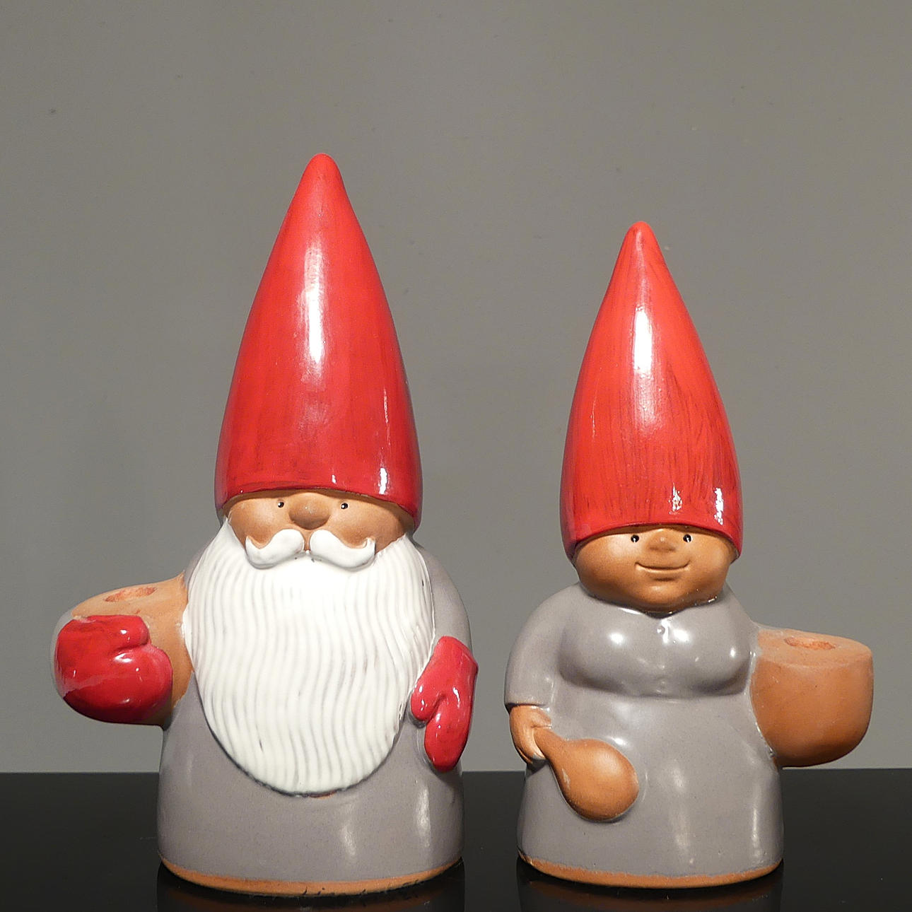 LISA LARSON. figuriner / ljusstakar, med kantsignering -81, tomtemor ...