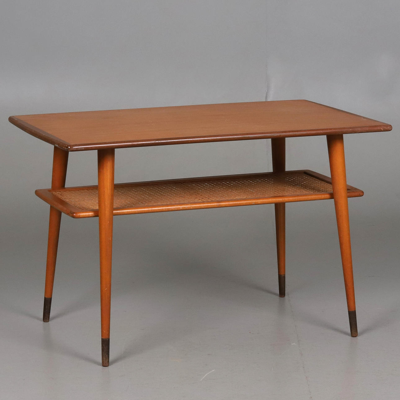 SOFFBORD med tidningshylla. Teak, bok och rotting, 1960-tal. Möbler ...