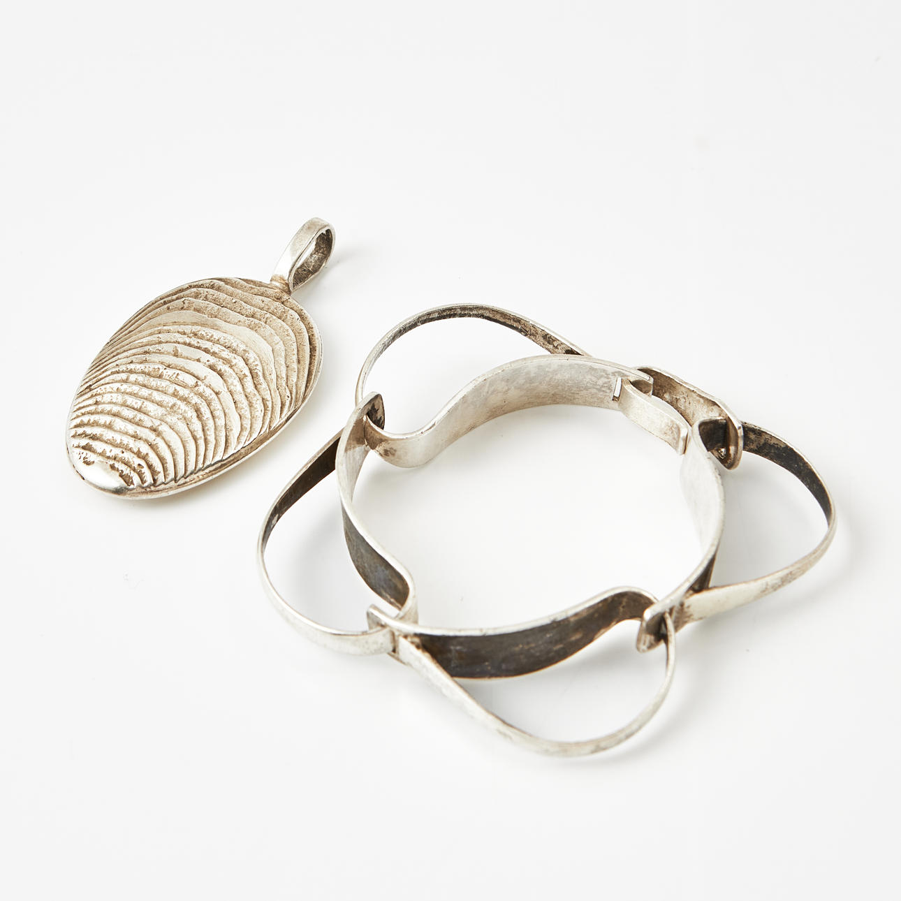 OLOV BARVE (1930-2014). Bracelet, pendant, silver, Inga-Britt Dahlquist ...