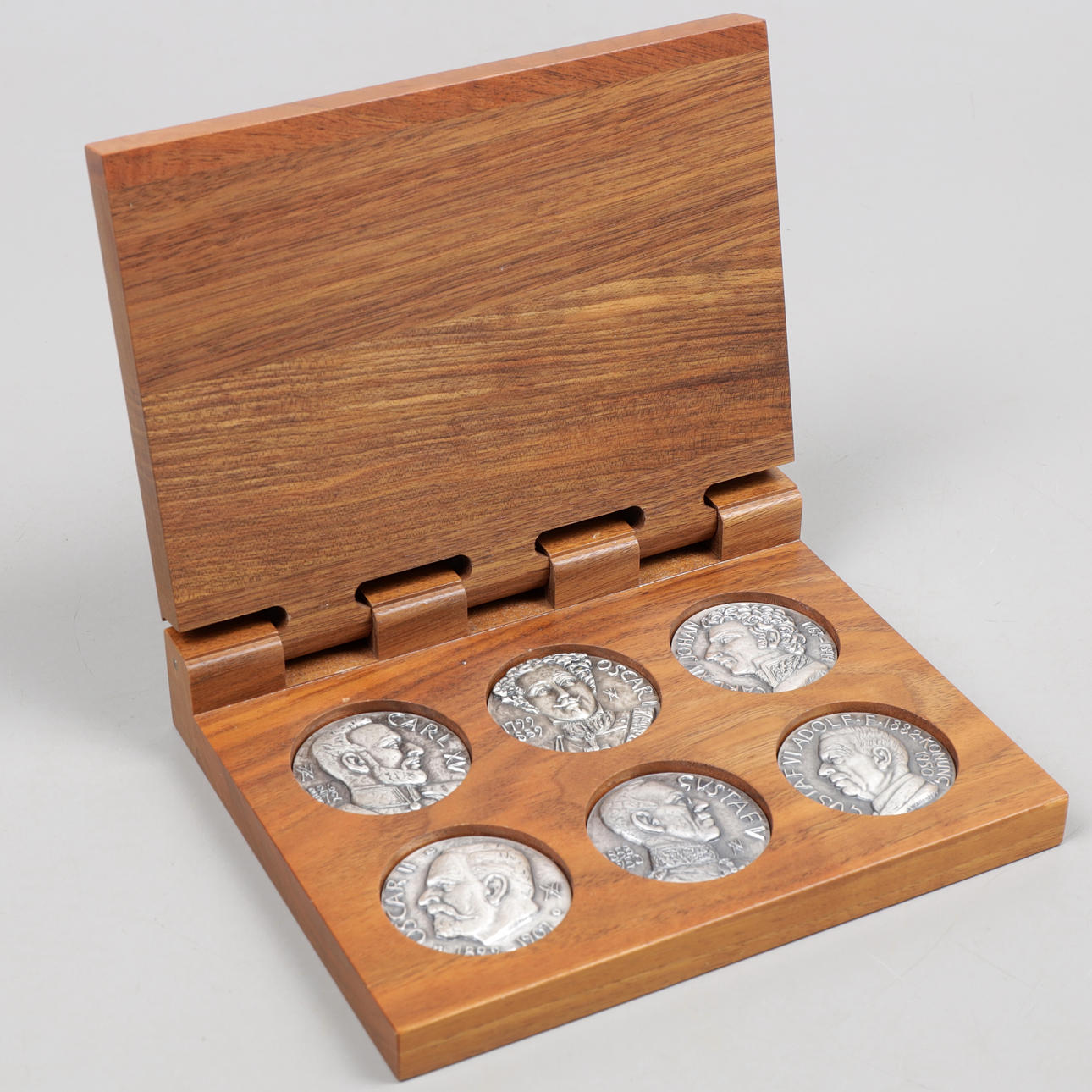 MEDALLAS, 6 unidades, «Seis generaciones de Bernadotte», plata, 1973 ...