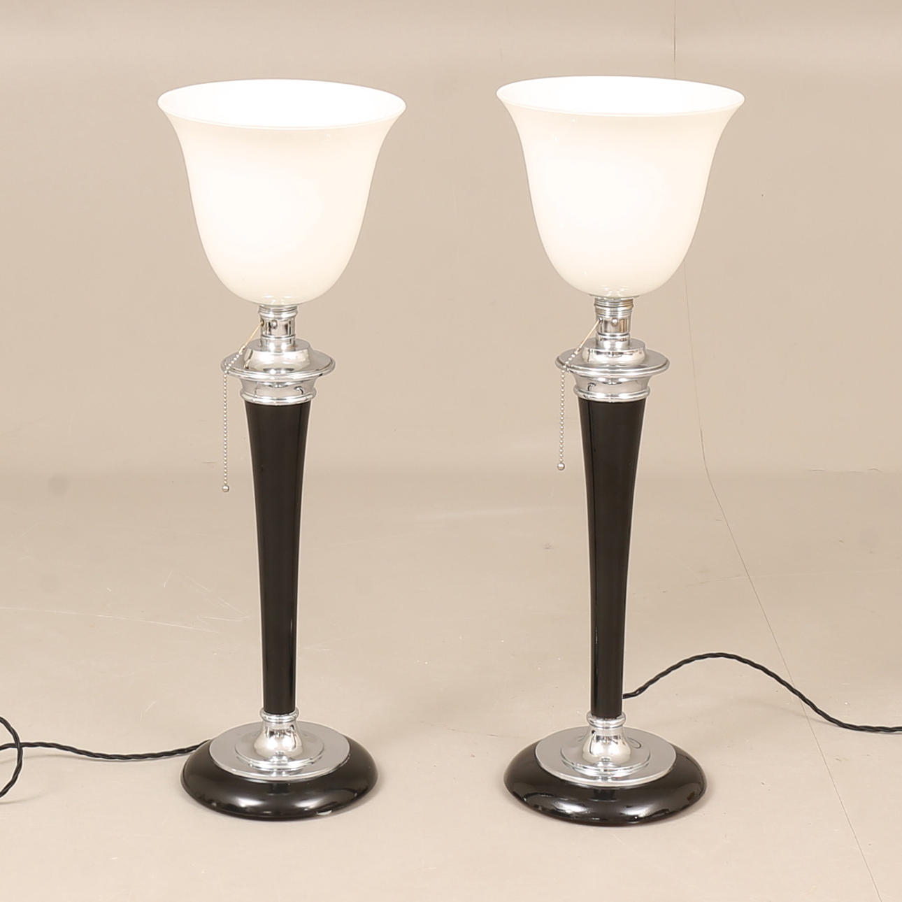 A pair of 1930s table lamps. Lighting & Lamps - Table Lamps - Auctionet