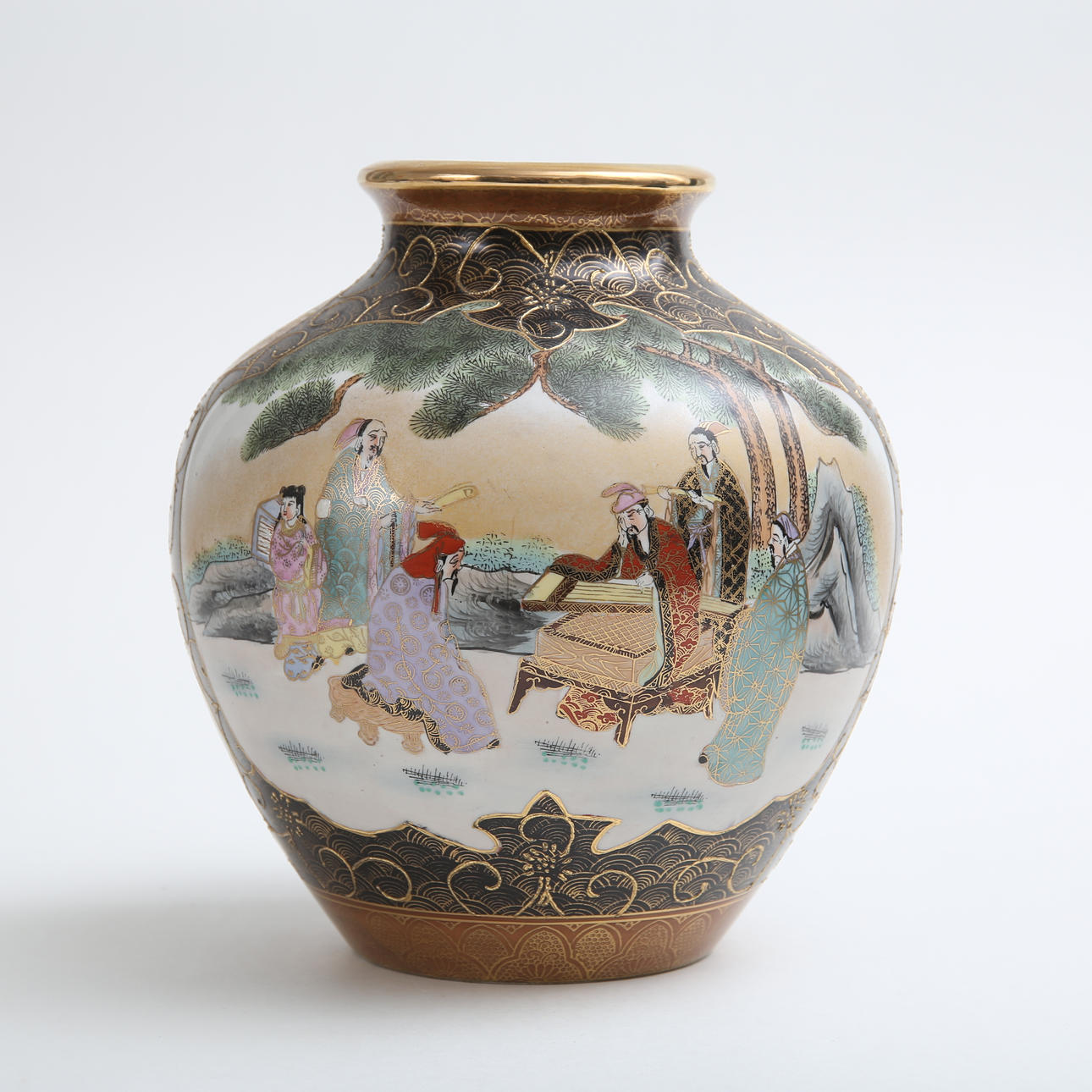 VAS, porslin, Satsuma, Japan. Keramik & Porslin - Orientaliskt - Auctionet
