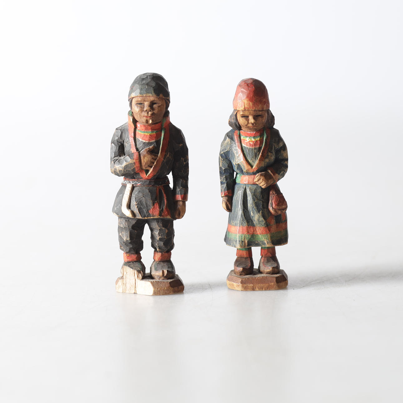 TORBORG LINDBERG-CARLSSON. Figuriner 2 st, trä, monogramsignerad ...