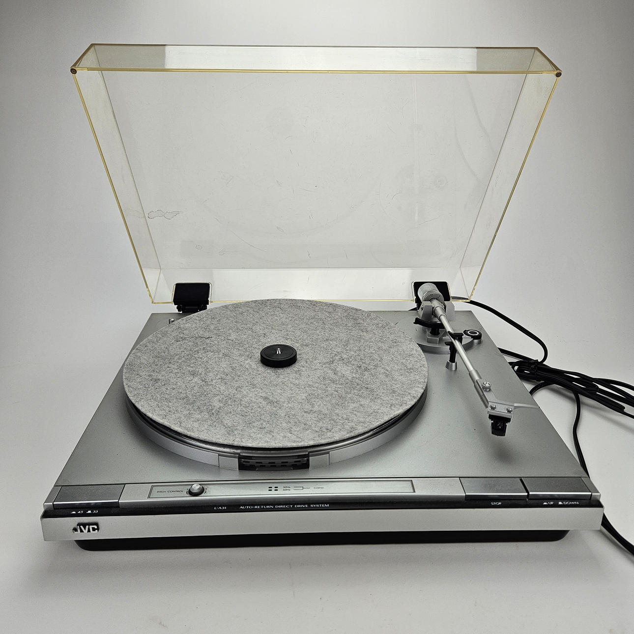 A 1980s JVC L-A31 turntable. Collectables - Audio, Vinyl & Hi-Fi ...