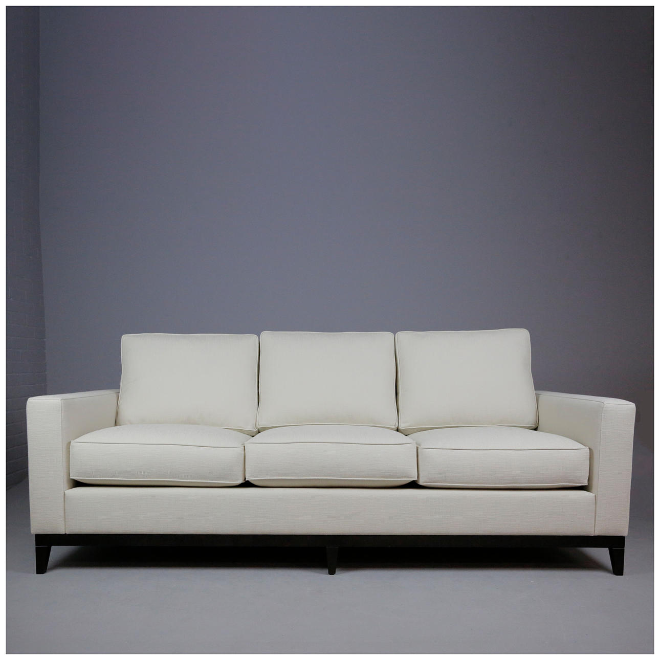 BESPOKE SOFA LONDON SOFA. Furniture - Sofas & seatings - Auctionet