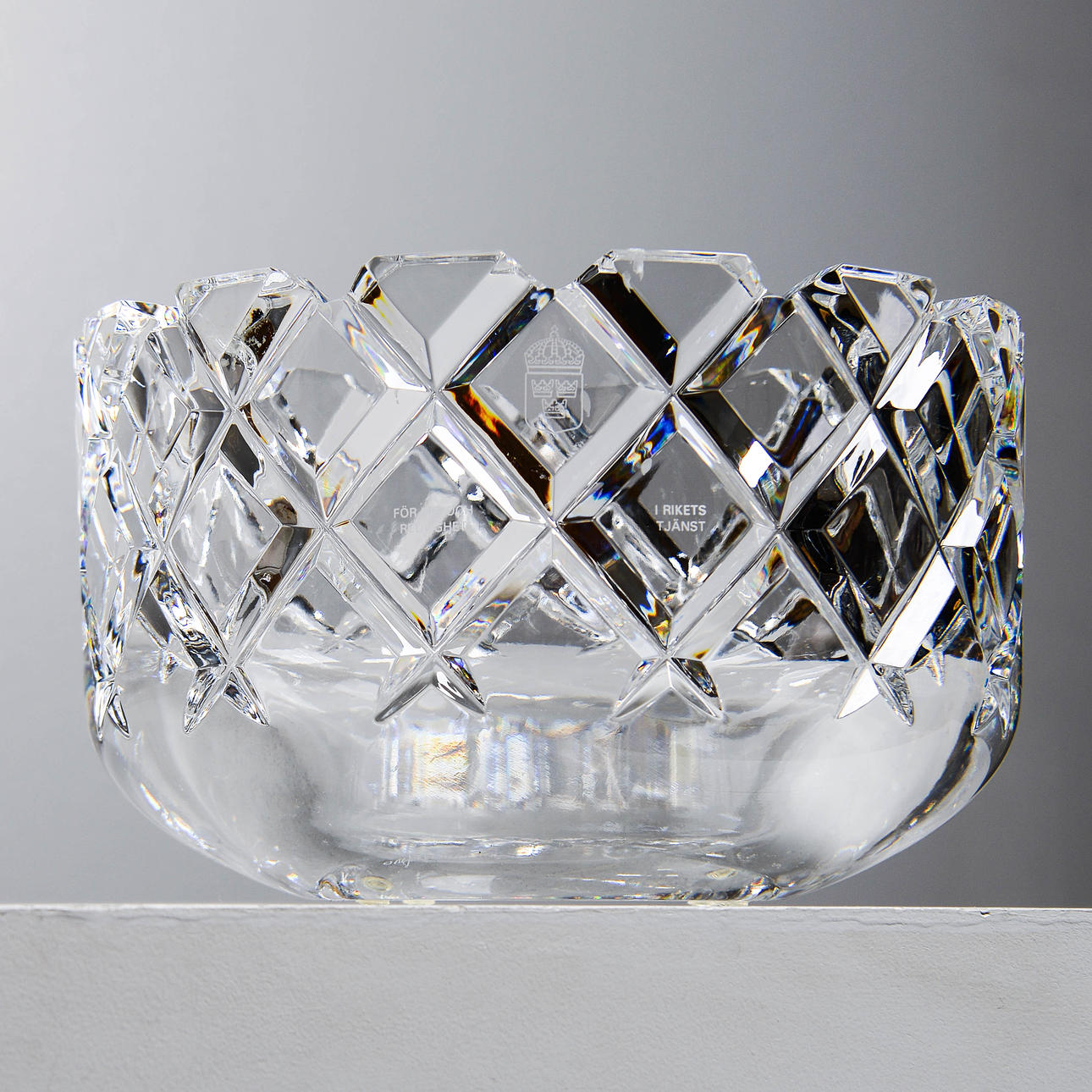 GUNNAR CYRÉN. Crystal bowl, “Sofiero”, Orrefors, signed. Glass ...