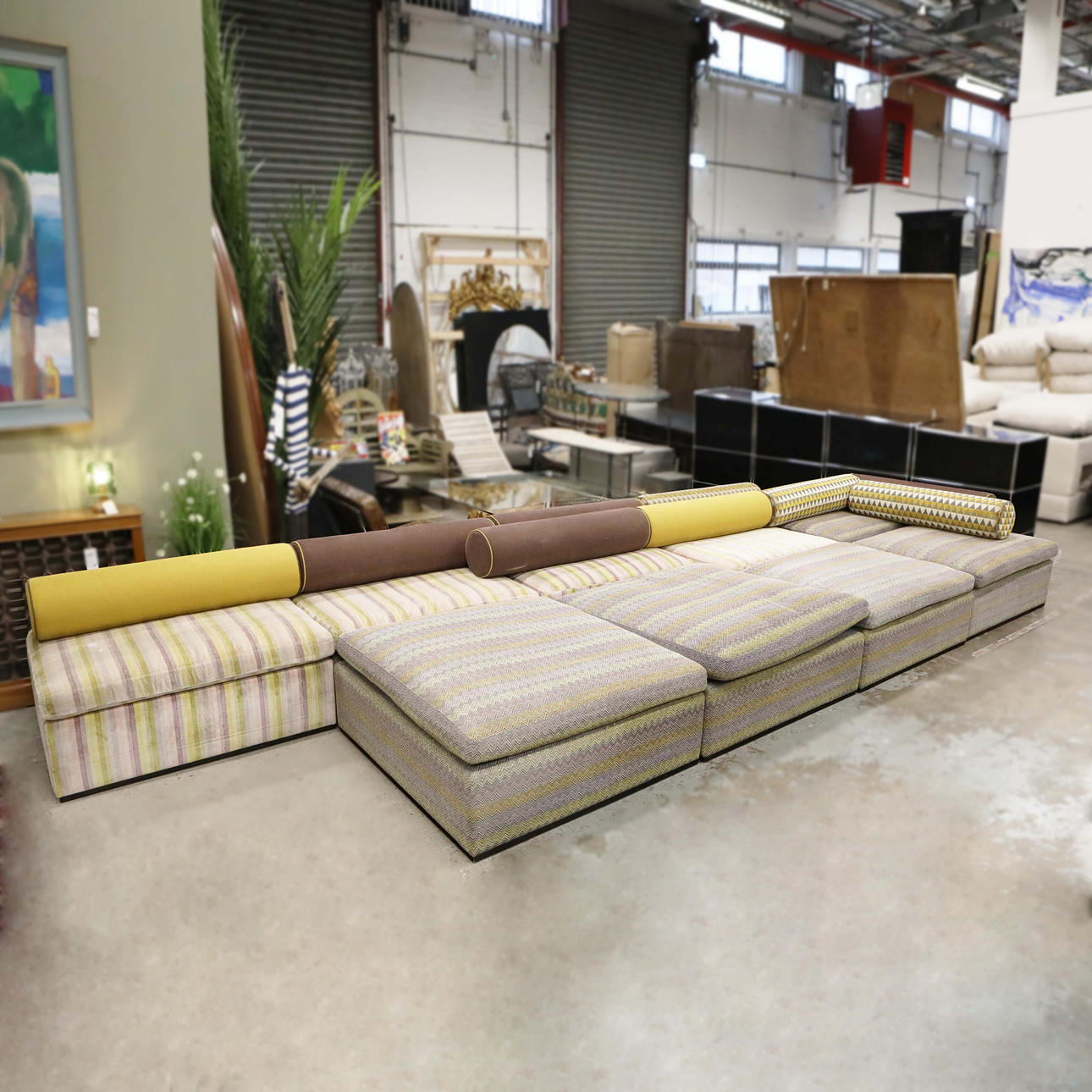 LARGE MODULAR SOFA IN TWO TONE PATTERNED UPHOLSTERY. Furniture - Sofas ...