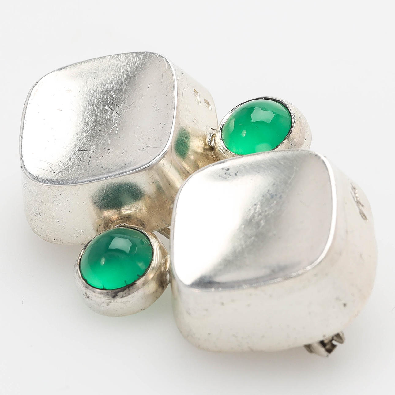 SIGURD PERSSON. Eine Brosche aus Silber und Chrysopras für Stigbert ...