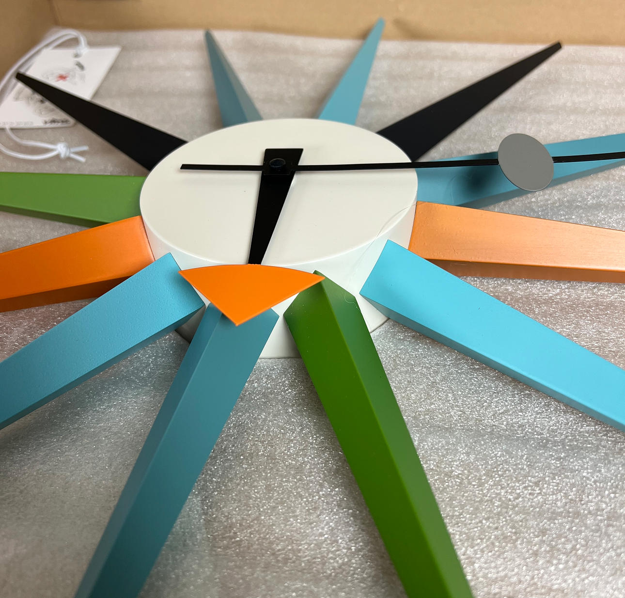 GEORGE NELSON. SUNBURST CLOCK. Clocks & Watches - Wall Clocks - Auctionet