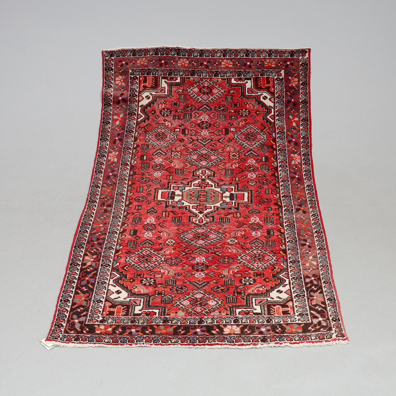 MATTA. Persien, Hamadan., ca 217 x 130 cm. Mattor & Textil - Persiska ...