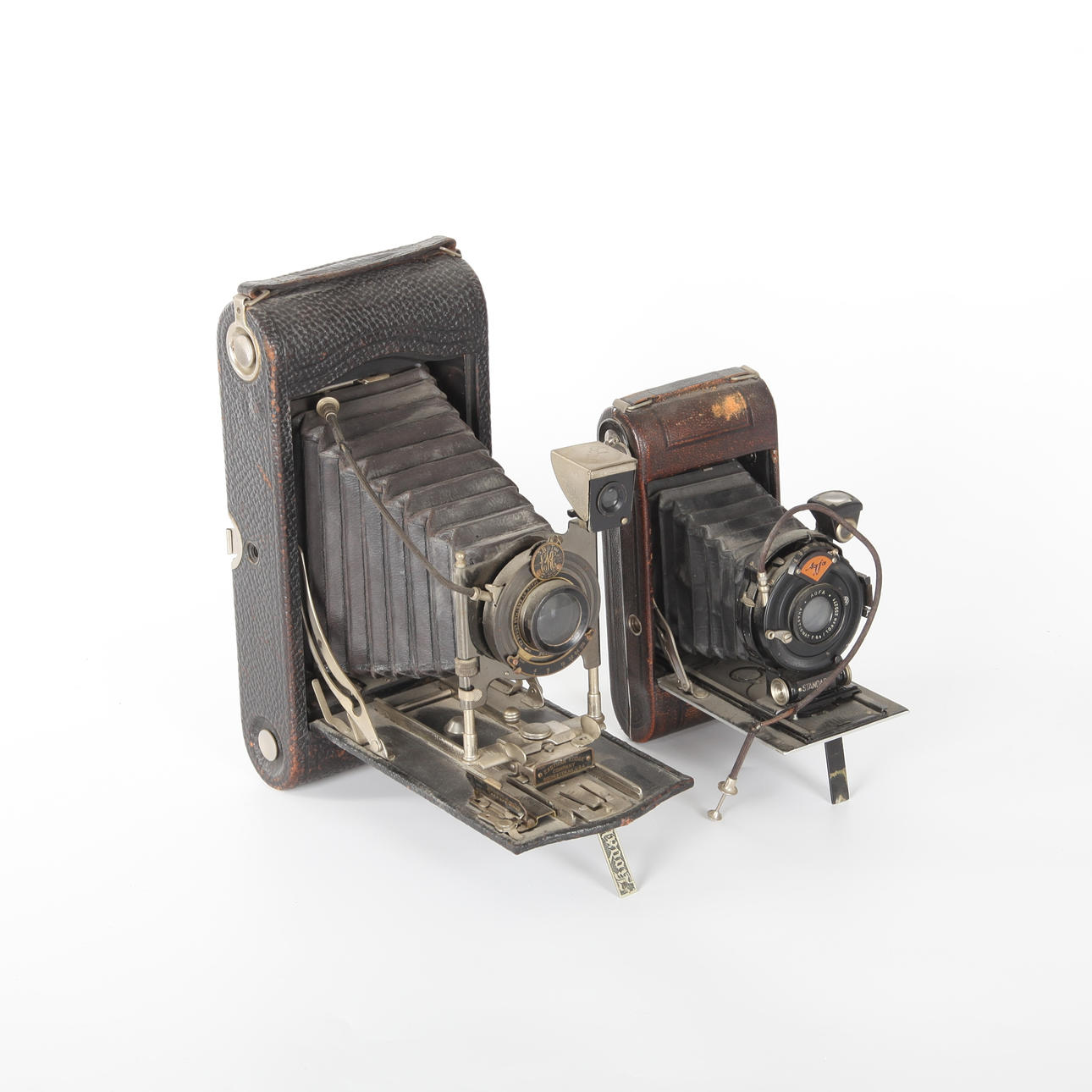Two older cameras, Eastman Kodak Co, USA and Agfa, 18th/20th century ...