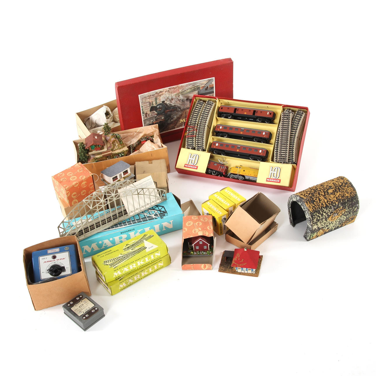 MÄRKLIN, Train set HO 3110, transformer, changer, rails, buildings and ...