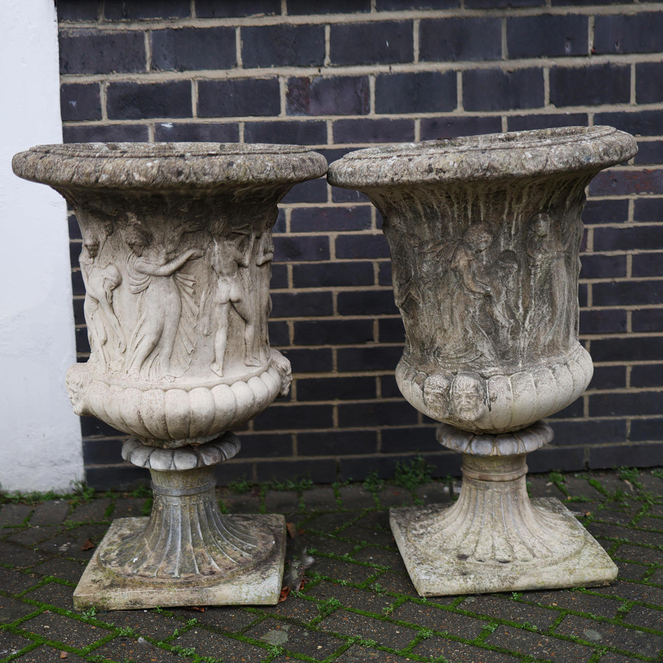 MEDICI STYLE URNS, A PAIR. Garden & Architectural - Garden Sculptures ...