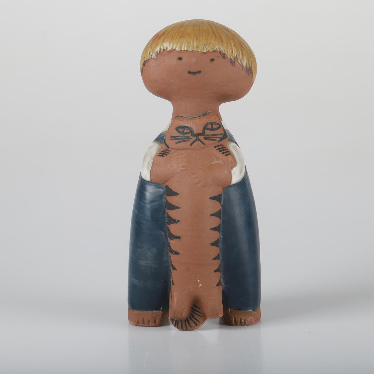 LISA LARSON. Figurin, "Pelle", ur serien Larsons ungar, stengods ...