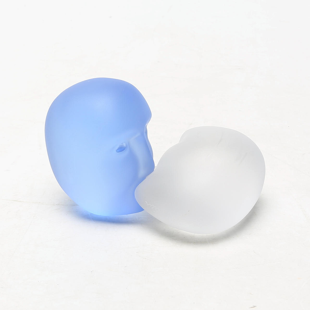 BERTIL VALLIEN. A glass mini sculpture, signed. Glass - Art glass ...