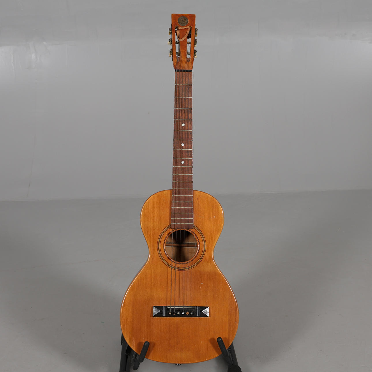 GITARR akustisk Herman Carlson Levin, Göteborg. Samlarföremål ...