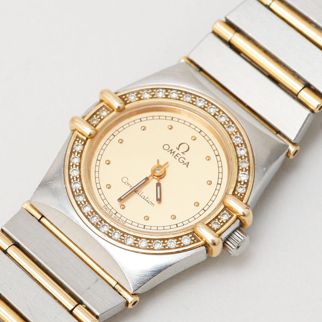 ARMBANDSUR, Omega, Constellation, guld/stål, diamantkrans, quartz, ca ...