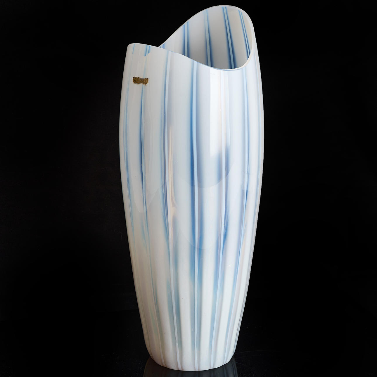 UN WESTERBERG. A glass vase, Pukeberg, mid 20th century. Glass ...