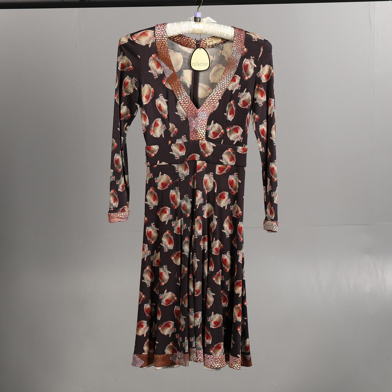 AN ISSA SILK DRESS. Vintage & Designer Fashion - Auctionet