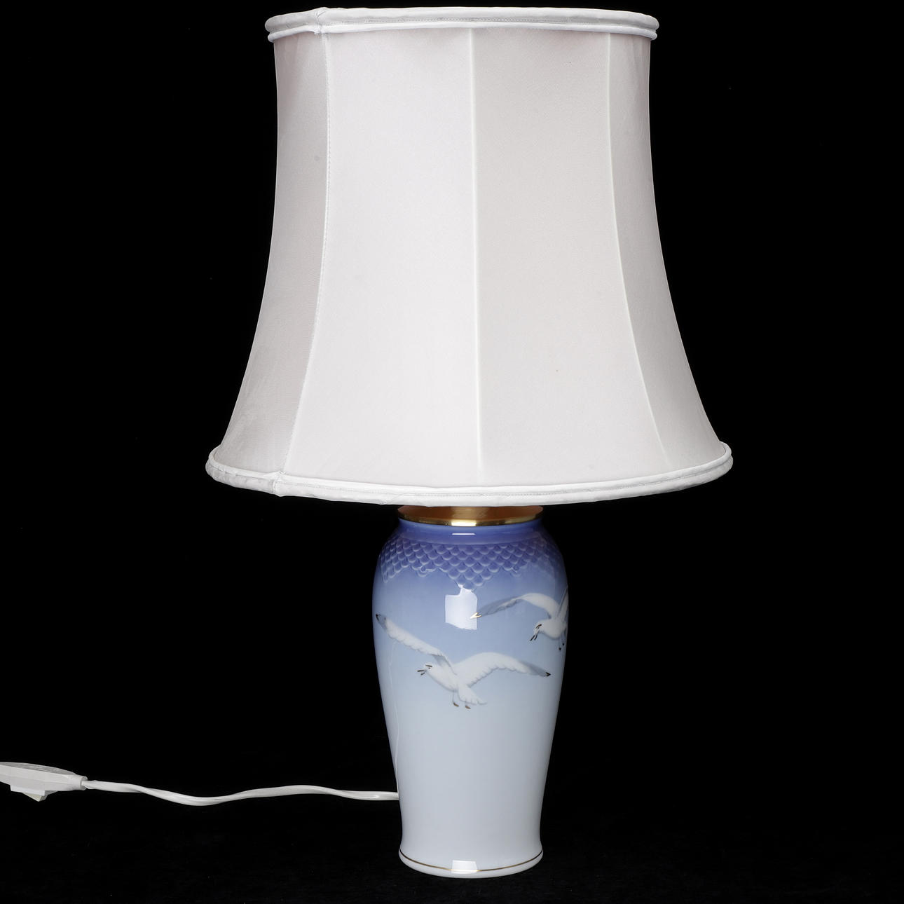 A 'Seagull' porcelain table lamp, Bing & Gröndahl, Denmark. Lighting ...
