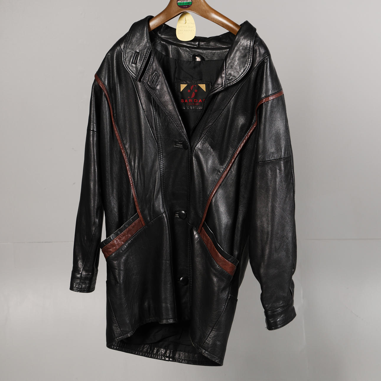 A SARDAR OF LONDON LEATHER JACKET. Vintage & Designer Fashion - Auctionet