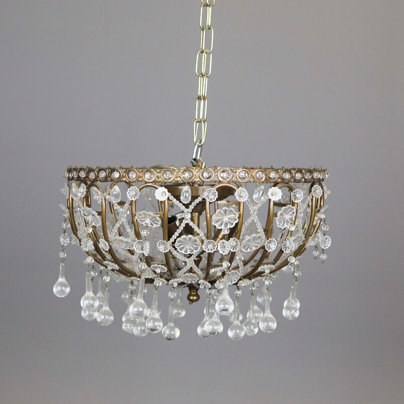 BASKET FORM CEILING LIGHT. Lighting & Lamps - Ceiling lights - Auctionet