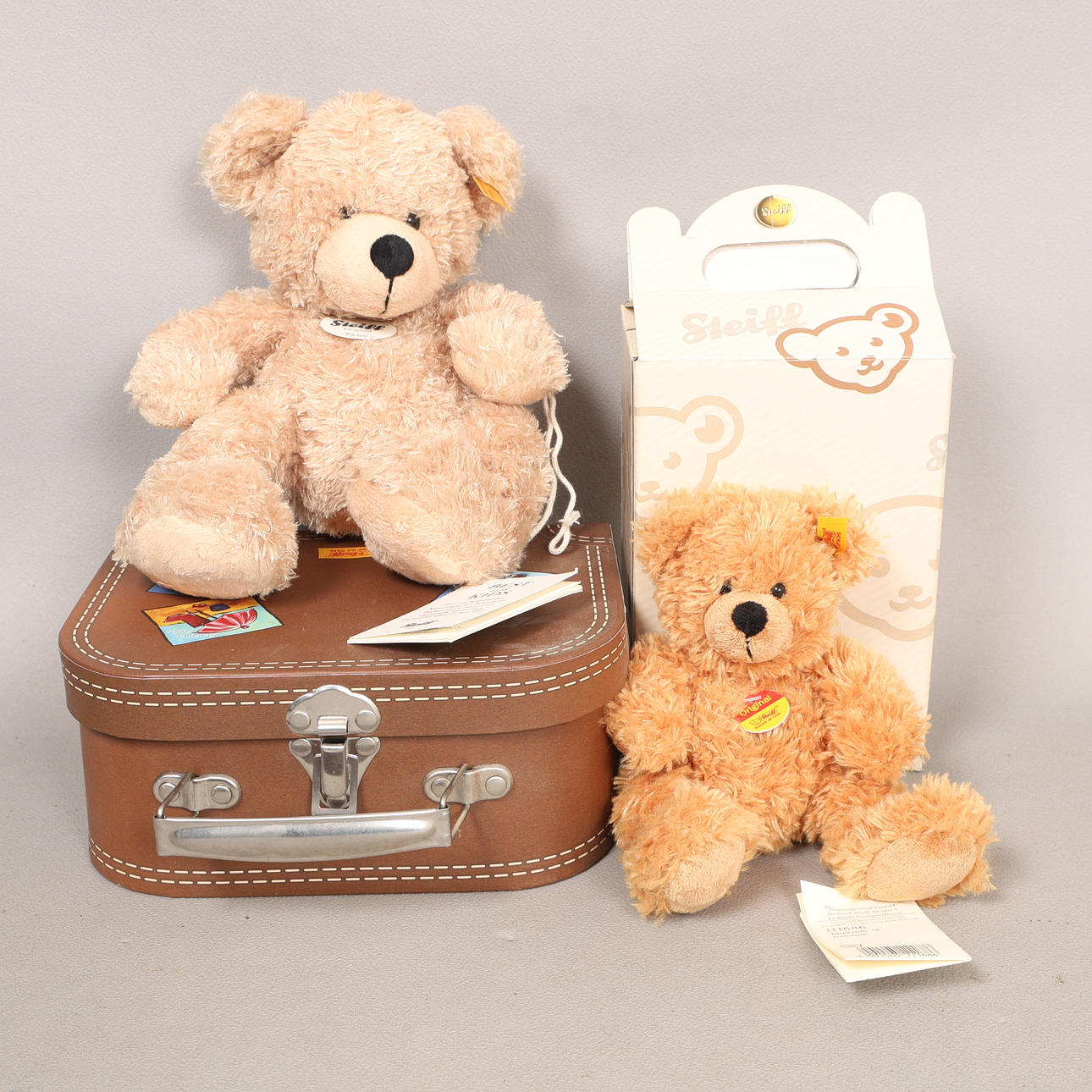 TWO STEIFF TEDDYBEARS, 'FYNN' AND ONE OTHER (2). Toys - Dolls ...