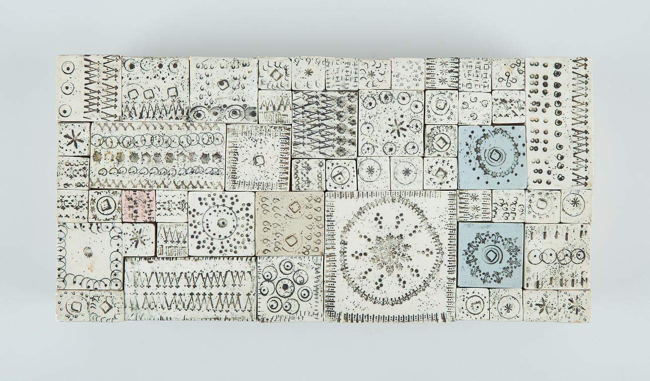 RUT BRYK. RELIEF, keramik, signerad på baksidan Bryk, 1970-tal. Konst ...