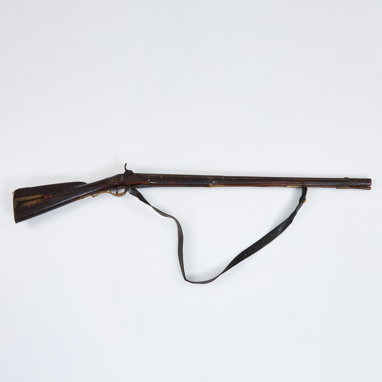 A flintlock rifle, modified from flintlock, 18th century. Weapons ...